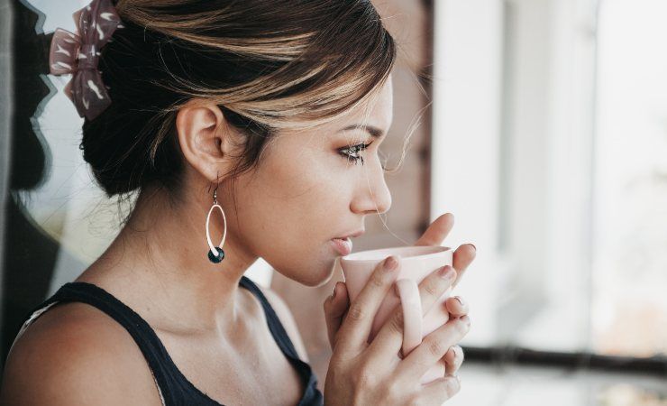 Perché bere il tè di pomeriggio apporta benefici alla salute