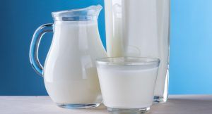 Nunca tires la leche caducada: úsala así y tus plantas crecerán fuertes ...