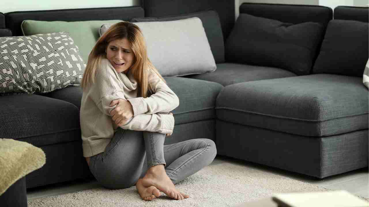 Attacchi di panico: cosa fare e come comportarsi Attacchi di panico: cosa fare e come comportarsi
