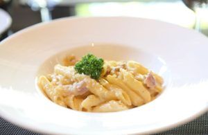 2 ingredienti per preparare la Pasta Frettolosa: pronta in soli 5 minuti