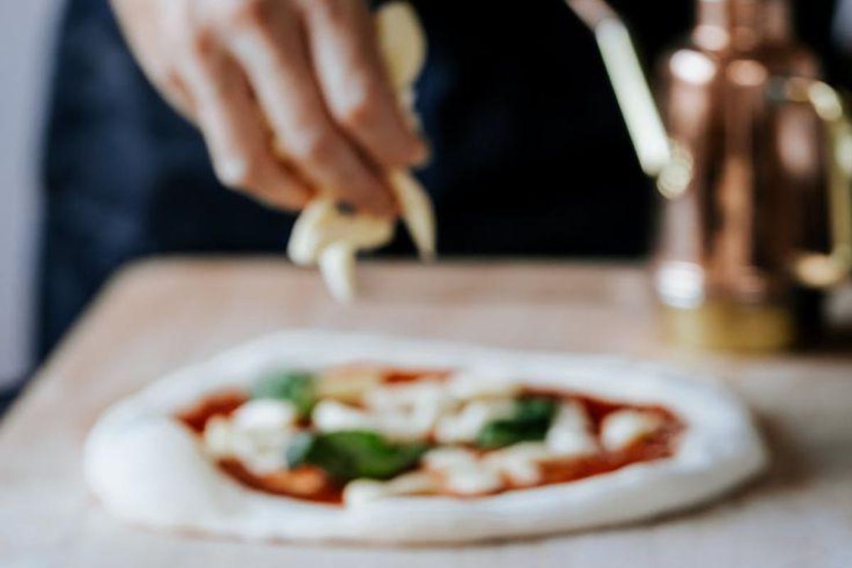 La pizza fatta in casa, se usi questo trucco ti verrà davvero perfetta