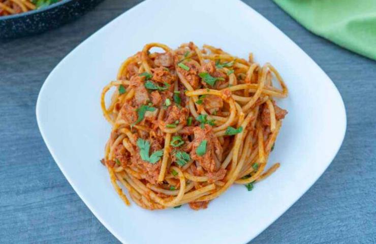 Basta spaghetti con il tonno, via libera agli spaghetti alla crema di ...